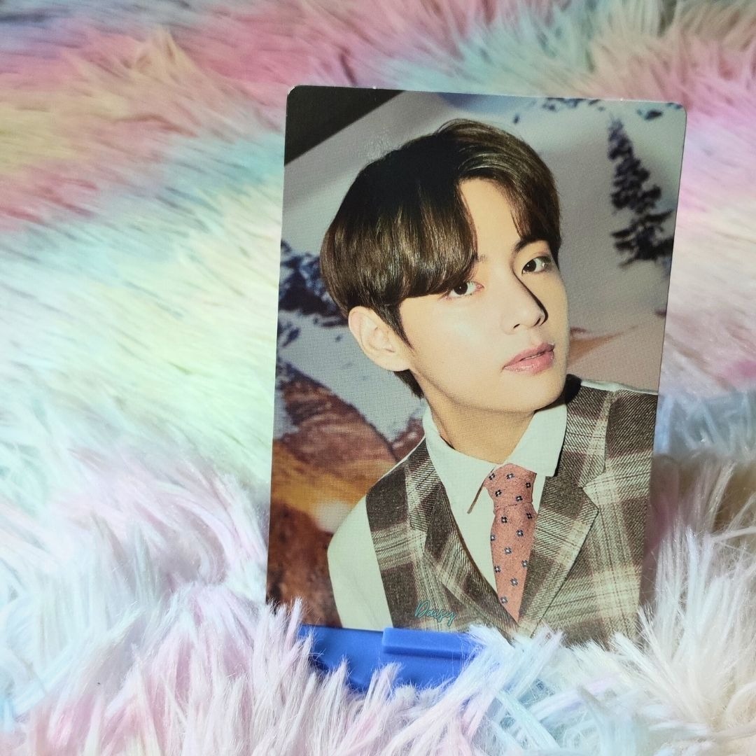 BTS [LITTLE WISHES] HOLIDAY SPECIAL BOX Gift 1 - V, Hobbies & Toys ...