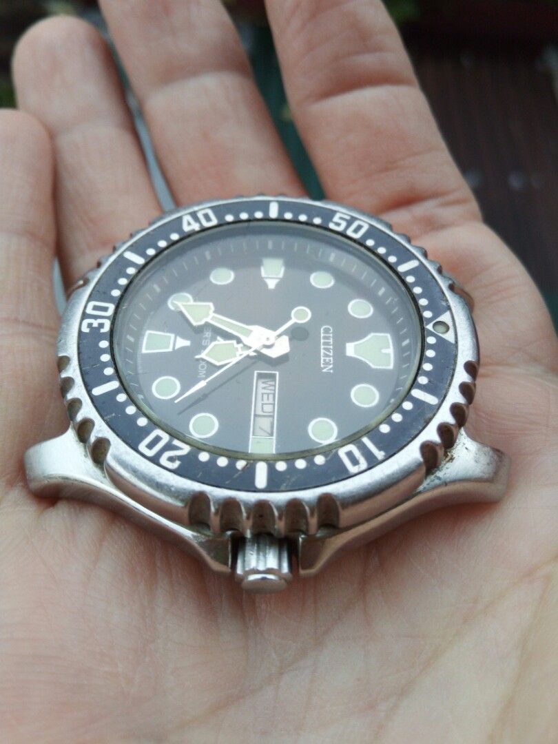 Citizen 5502 Diver's Quartz watch, Men's Fashion, Watches & Accessories ...