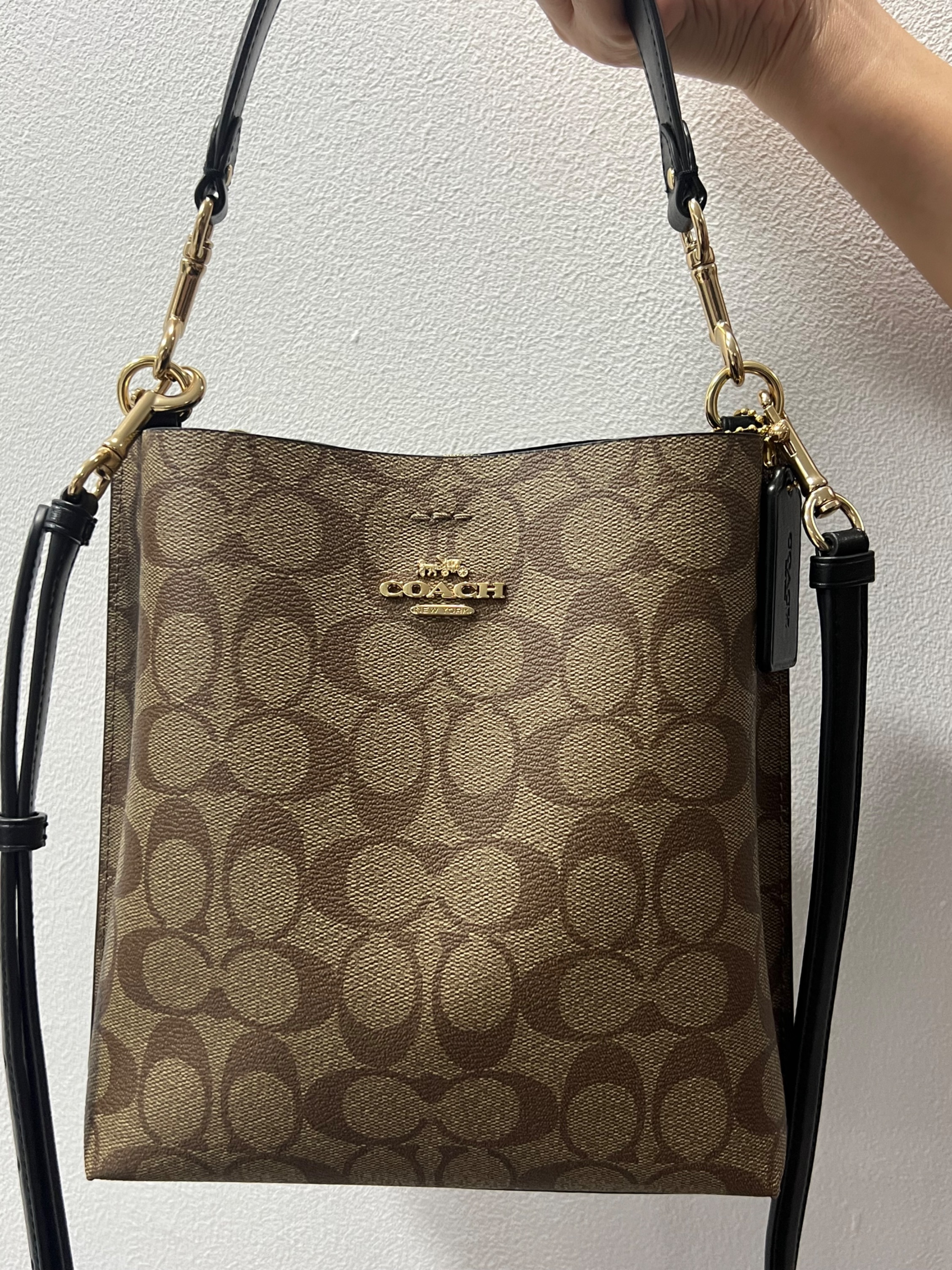 Coach Bucket Bag, Luxury, Bags & Wallets on Carousell