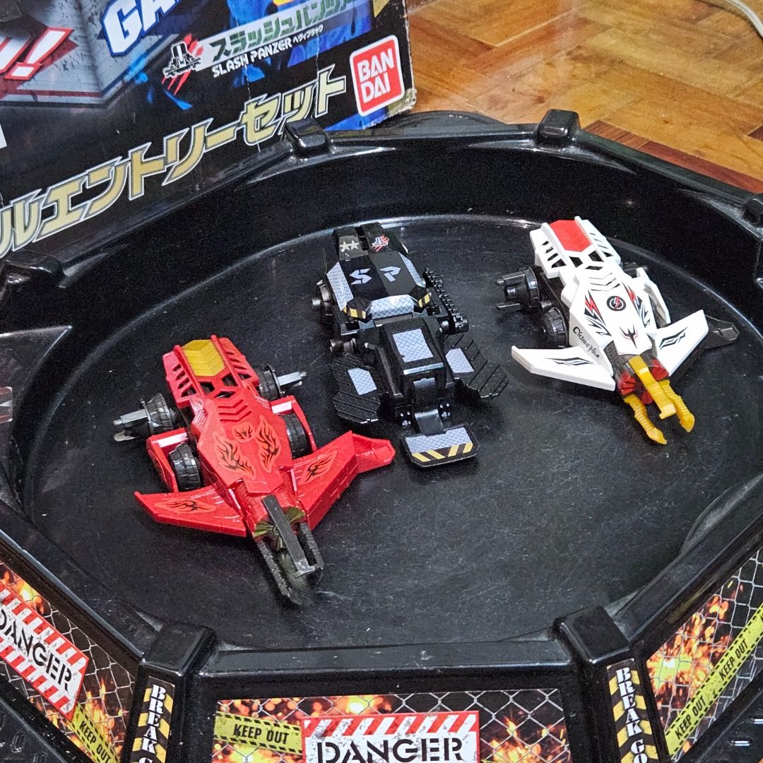 Crush Gear Go!Ga! Coliseum Battle Set w/7 Crush Gears (RARE)(SALE ...