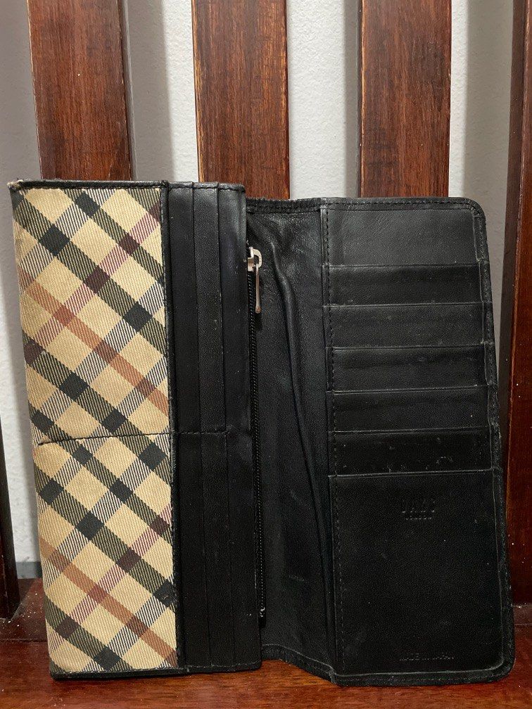 Daks Bifold Long Wallet on Carousell