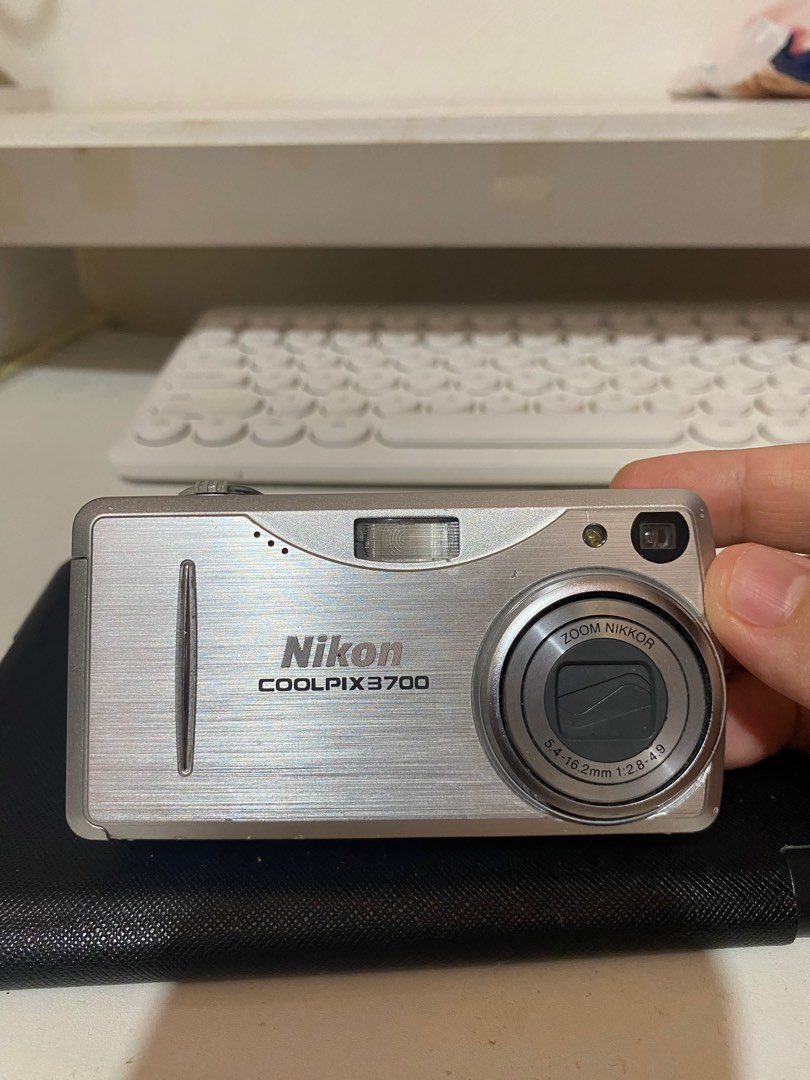 Defective Nikon Coolpix 3700 digital camera on Carousell