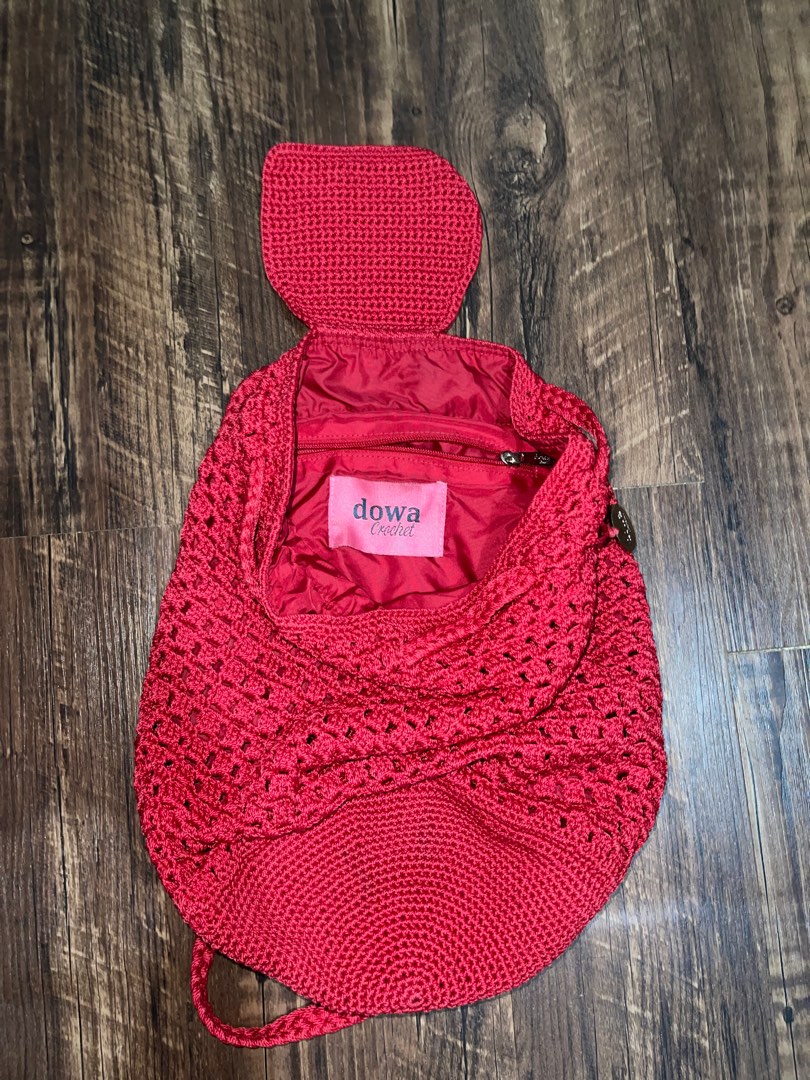 Dowa red bag, Fesyen Wanita, Tas & Dompet di Carousell