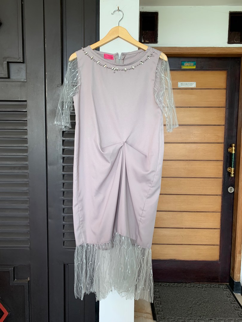 Dress Gaun Kondangan Tunangan Pesta, Fesyen Wanita, Pakaian Wanita, Gaun & Rok di Carousell