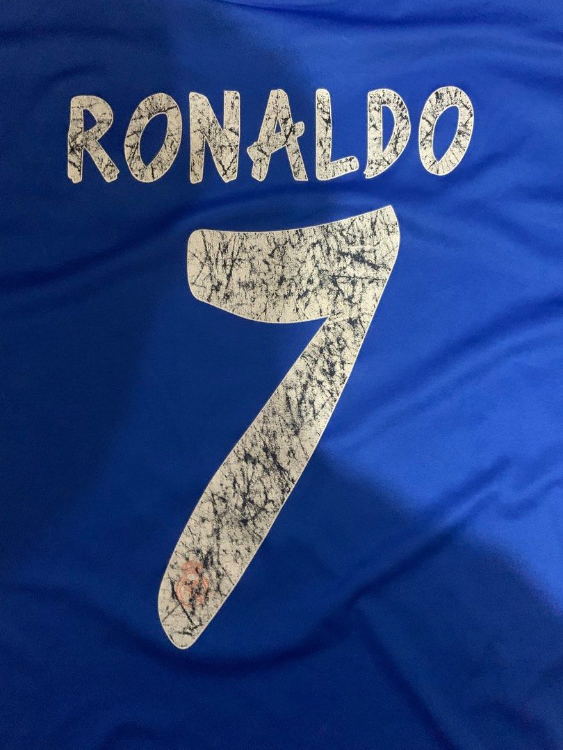 FLY EMIRATES KIT, Men's Fashion, Activewear on Carousell