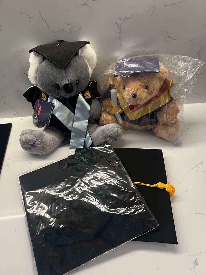 Graduation bears, Hobbies & Toys, Toys & Games on Carousell