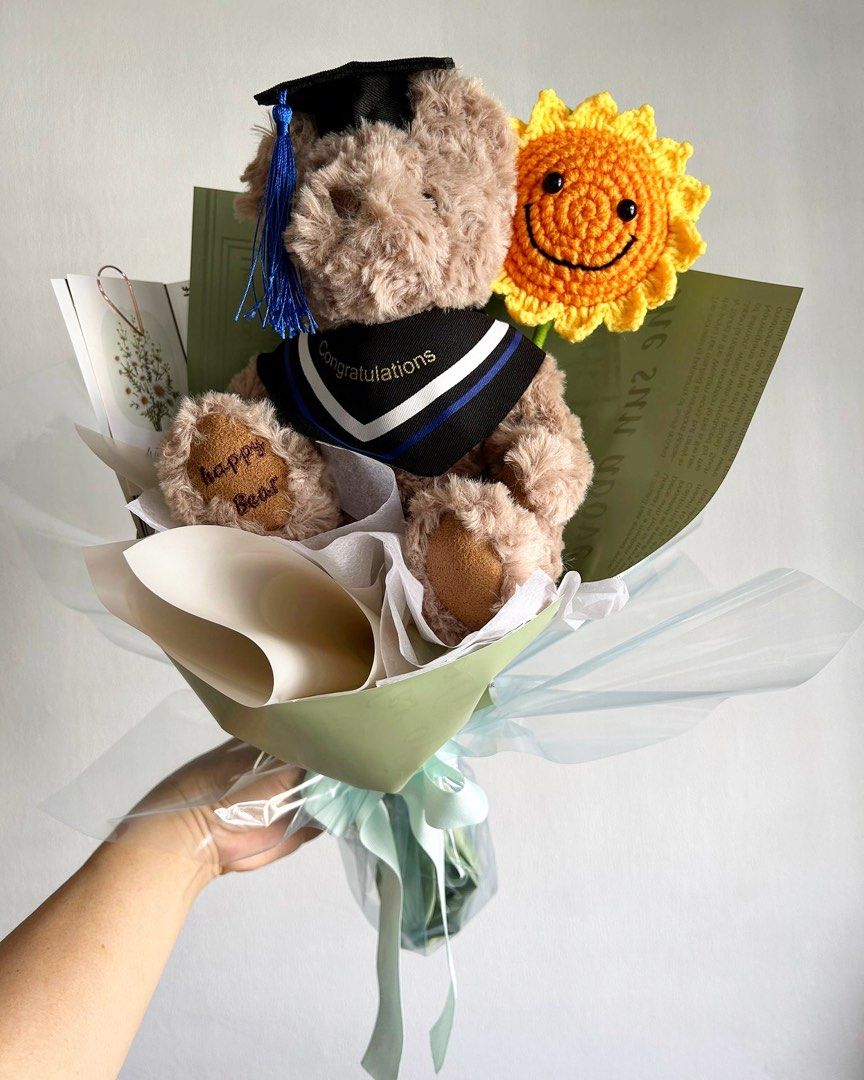 Handmade Graduation Crochet Bouquet, Hobbies & Toys, Stationery & Craft ...