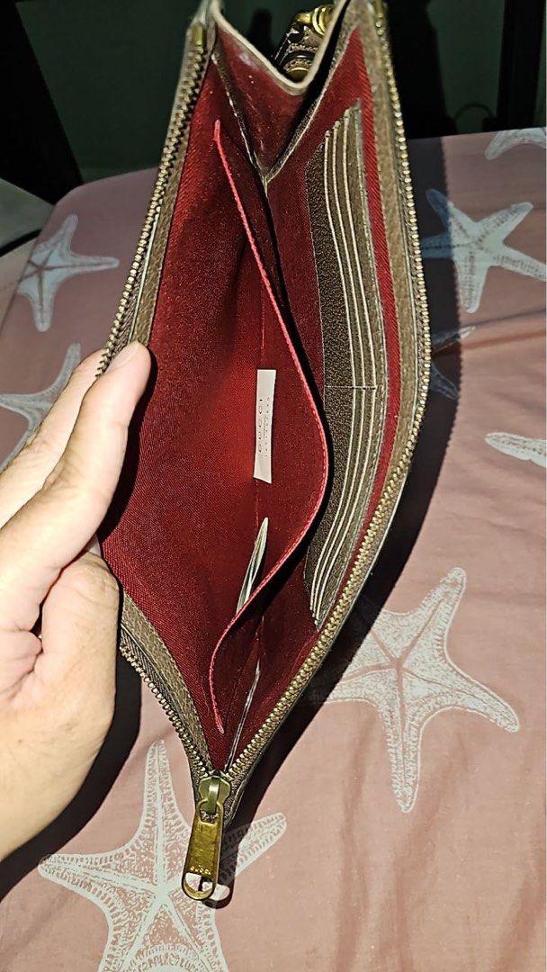 Gucci X Donald Duck Clutch, Luxury, Bags & Wallets on Carousell