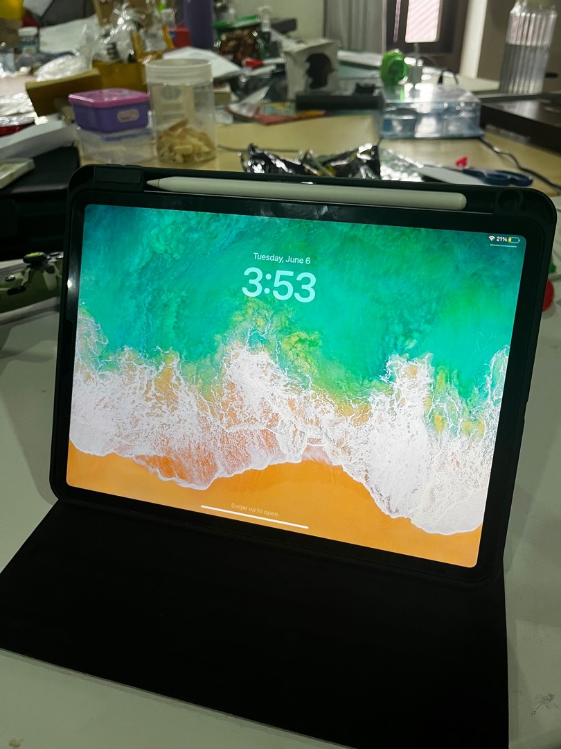 iPad Pro 11, M1 Chip 256GB Space Grey Wifi on Carousell