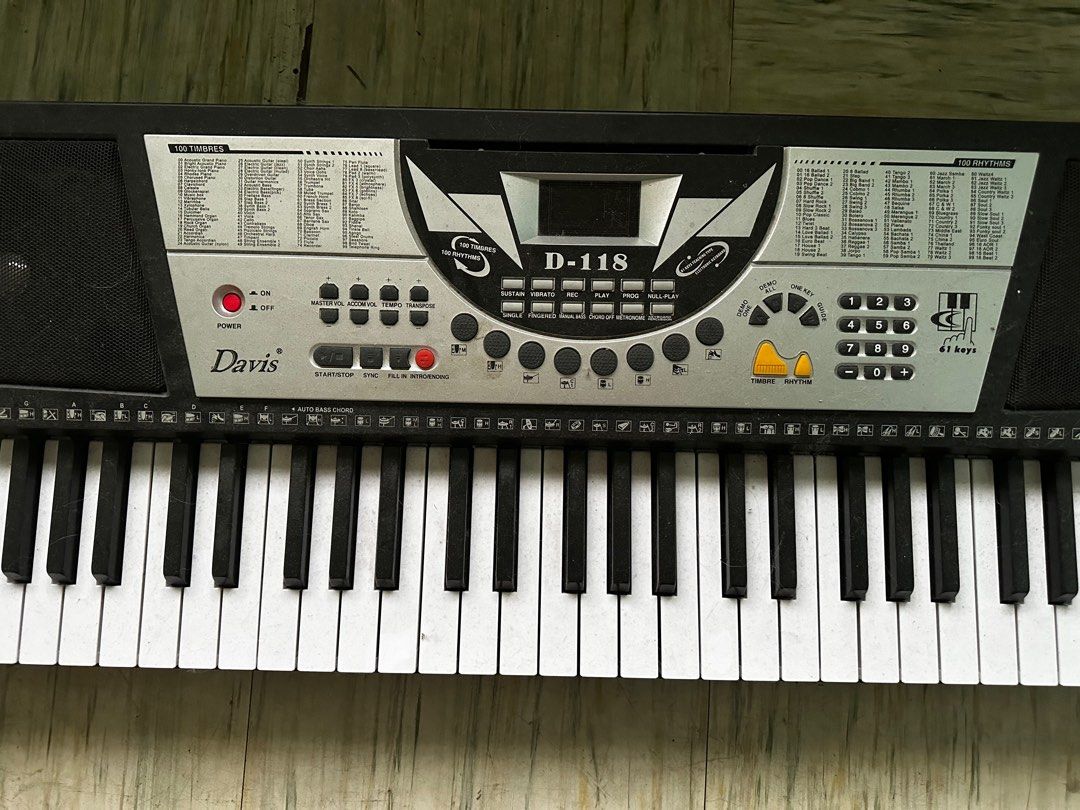 Keyboard Piano Davis D118 on Carousell