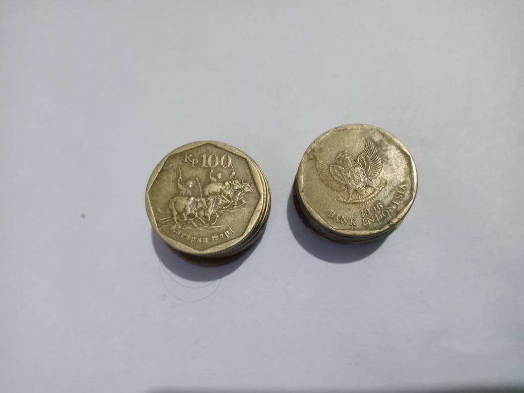 Koin 100 rupiah kuning, Antik, Uang Lama di Carousell
