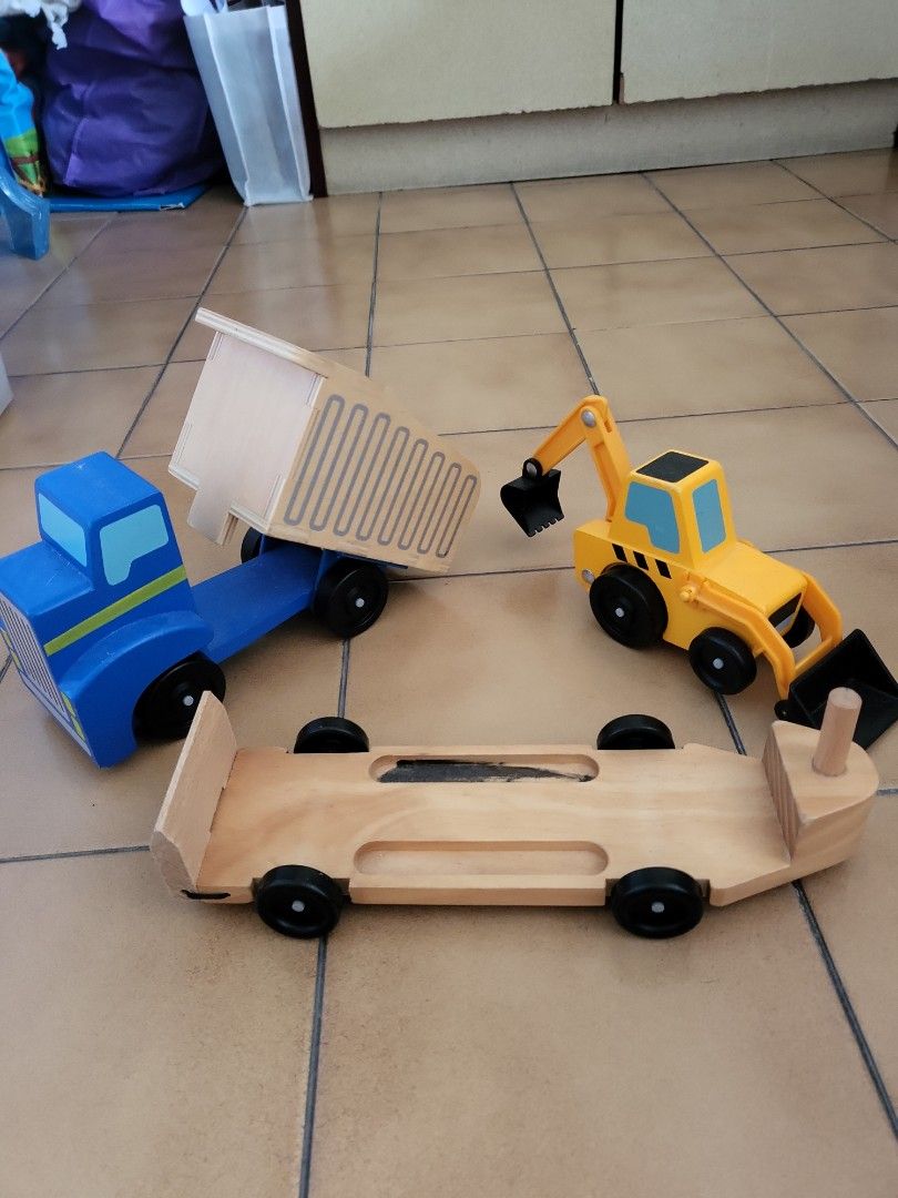 Lorry set, Hobbies & Toys, Toys & Games on Carousell
