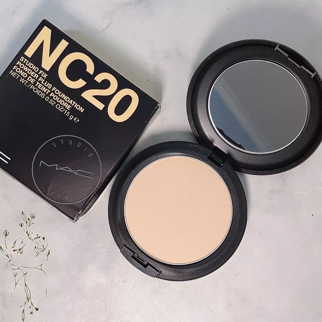 Mac powder foundation, Kesehatan & Kecantikan, Rias Wajah di Carousell