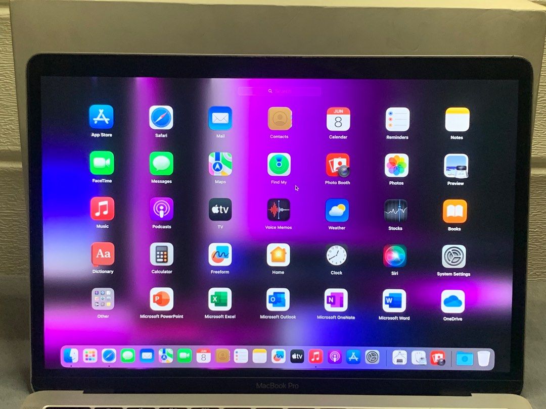 MacBook Pro 2017 8/128 13-inch complete package with same serial box ...