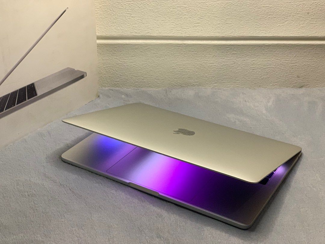 MacBook Pro 2017 8/128 13-inch complete package with same serial box, Computers & Tech, Laptops ...