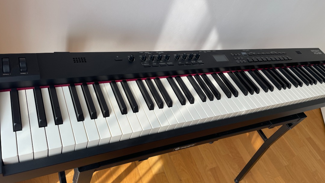 Roland RD-88, Hobbies & Toys, Music & Media, Musical Instruments on ...