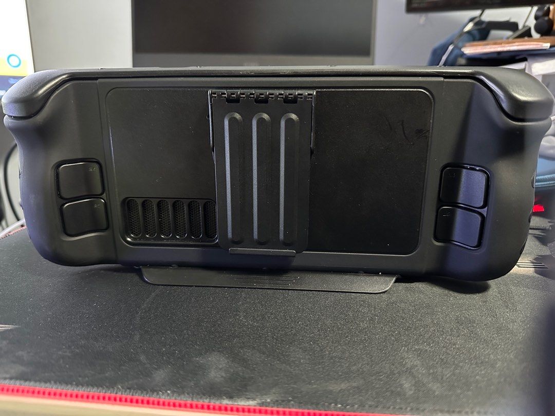 Selling Steam Deck 256GB with Killswitch Travel Case, Video Gaming ...
