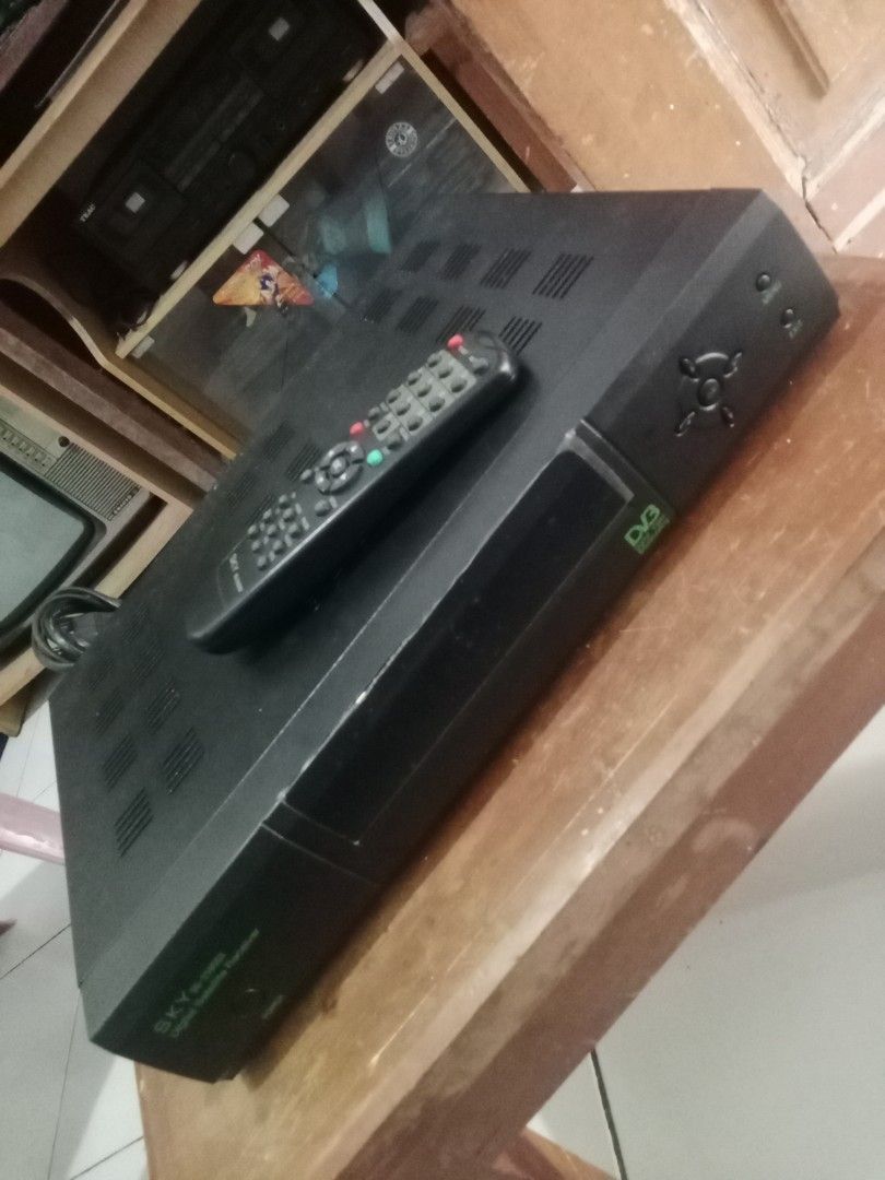 Setbox/receiver parabola, Elektronik, TV & Perlengkapan Hiburan di ...