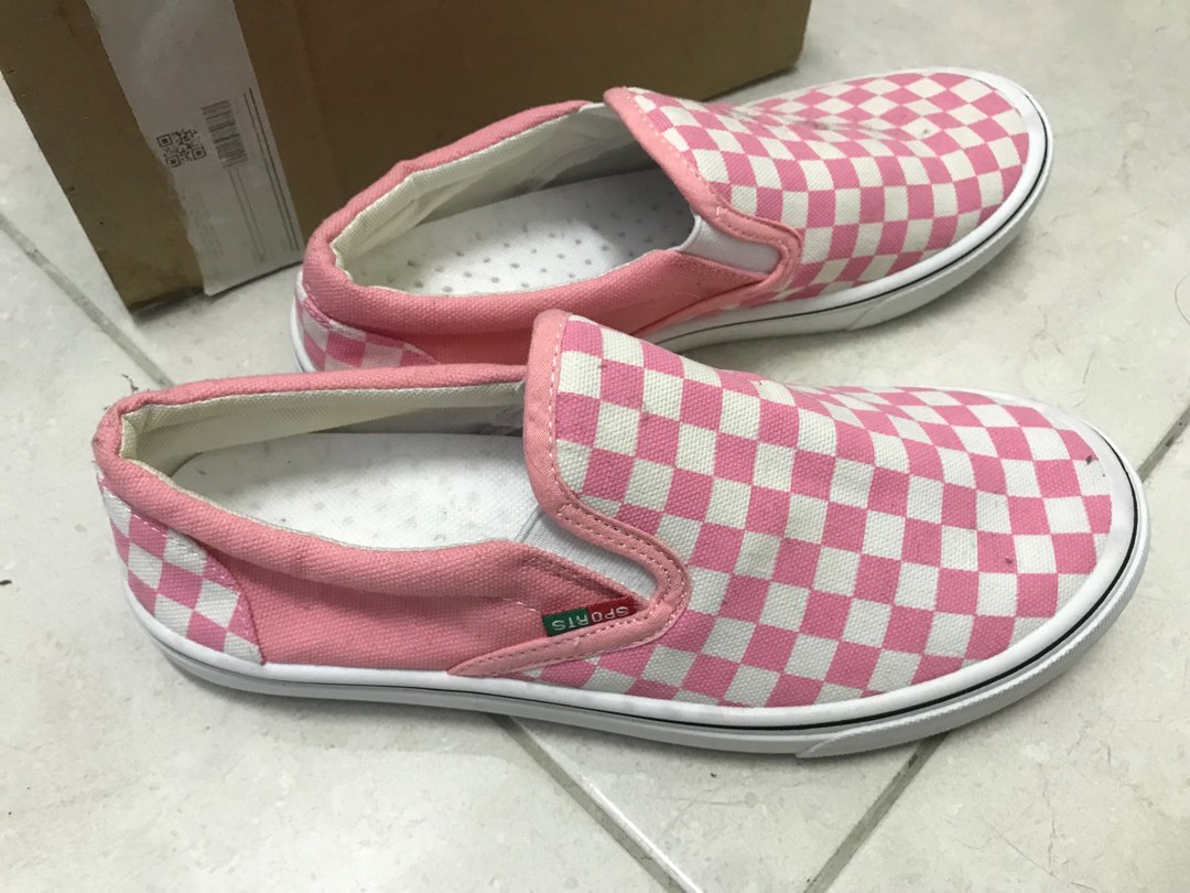 Snickers, Women's Fashion, Footwear, Sneakers on Carousell