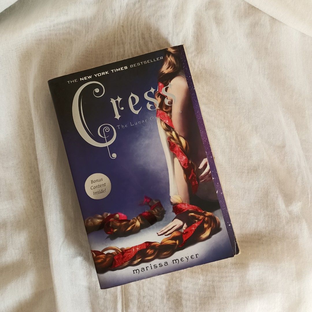 The Lunar Chronicles (Cinder, Scarlet, Cress, Winter, Fairest, Stars ...