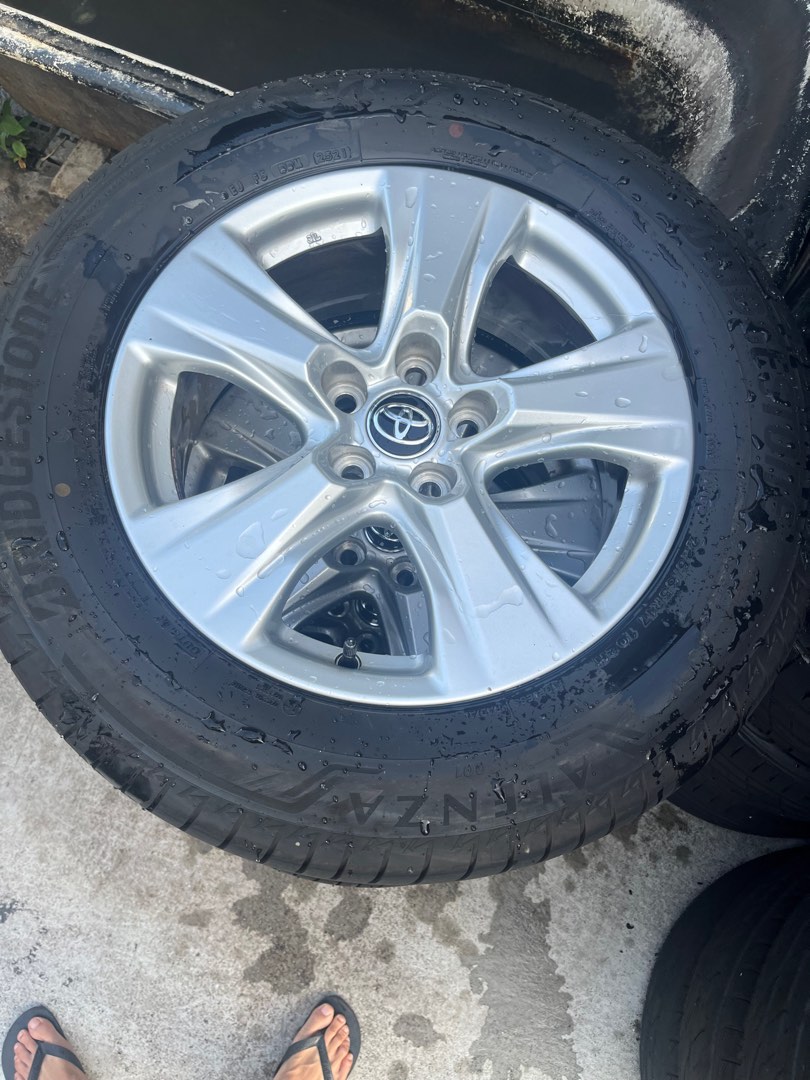 Toyota RAV4 Original 17” Rims with Tyres, Car Accessories, Tyres & Rims ...