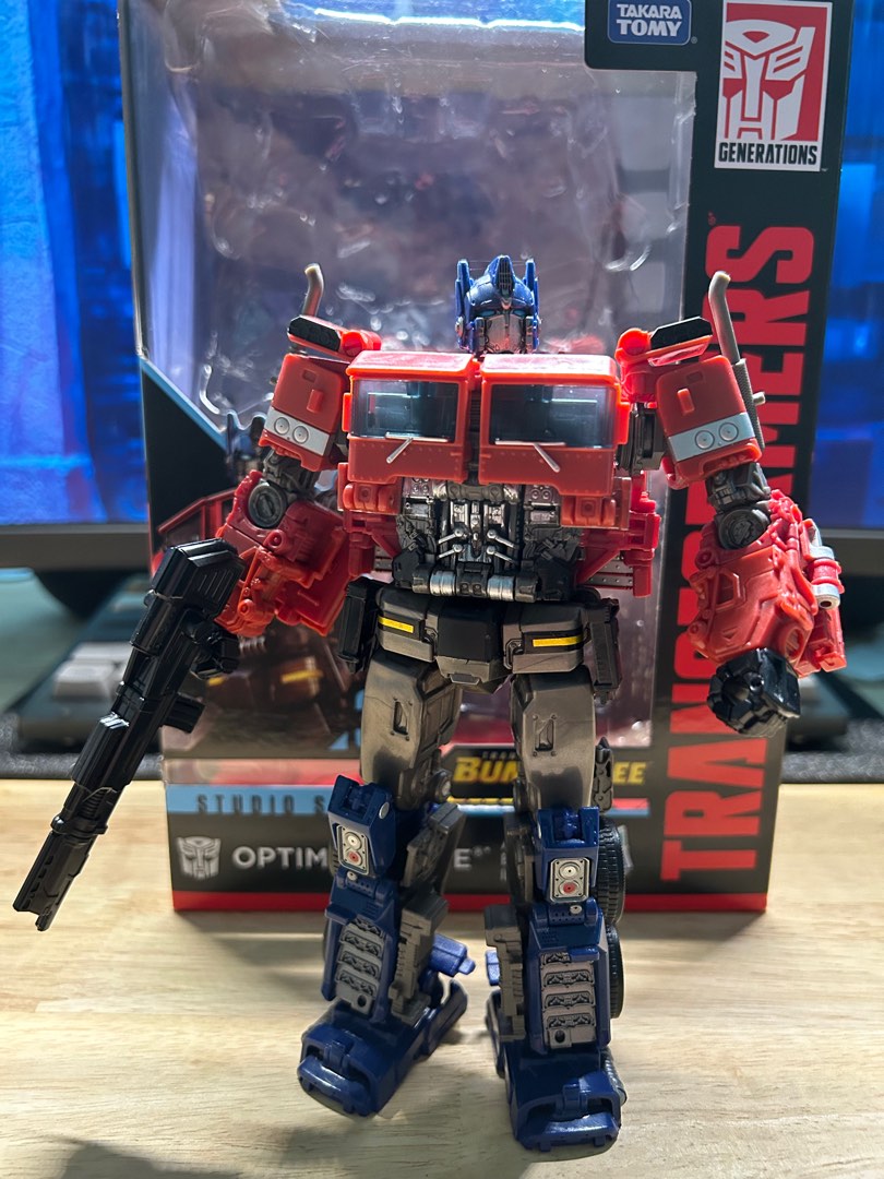 Transformers studio series bumblebee movie SS-38 Optimus prime, Hobbies ...