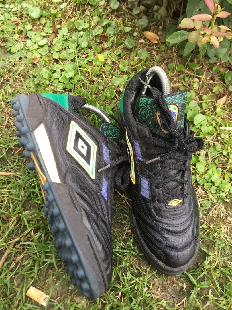 UMBRO X CBF on Carousell
