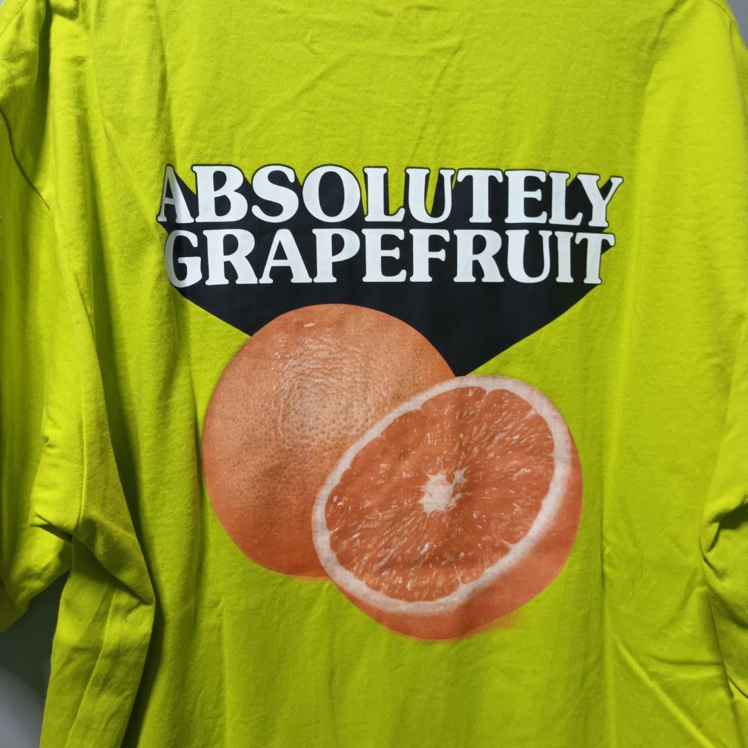 Uniqlo UT Alex Olsen Absolutely Grapefruit Skate Tee, Men's Fashion ...