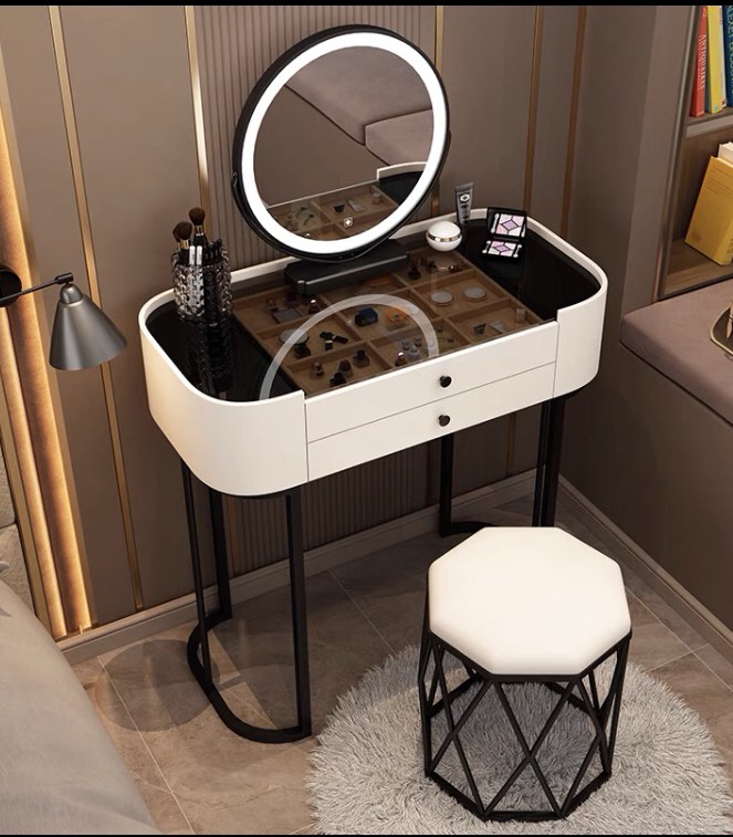 WyNn dReSsinG TaBle Set, Furniture & Home Living, Furniture, Tables ...