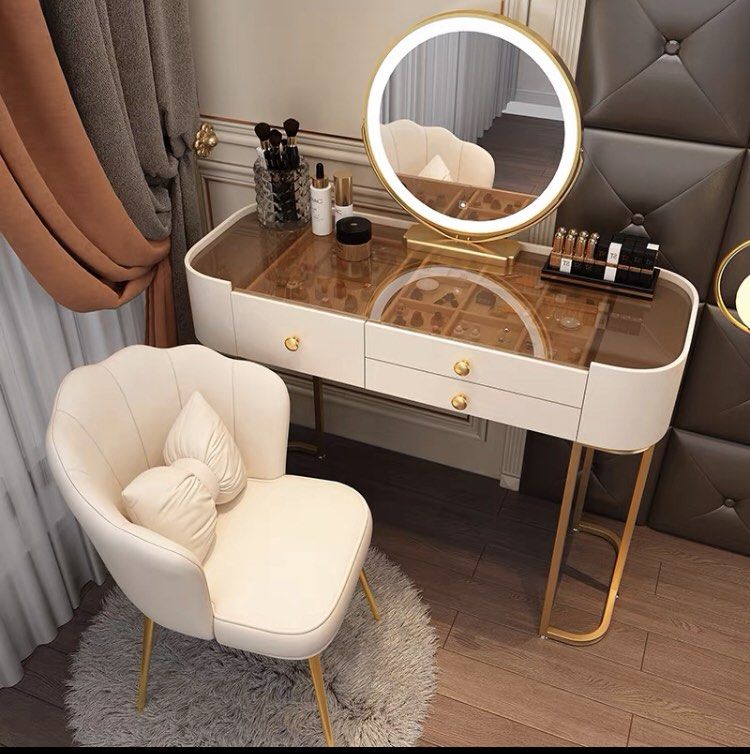 WyNn dReSsinG TaBle Set, Furniture & Home Living, Furniture, Tables ...