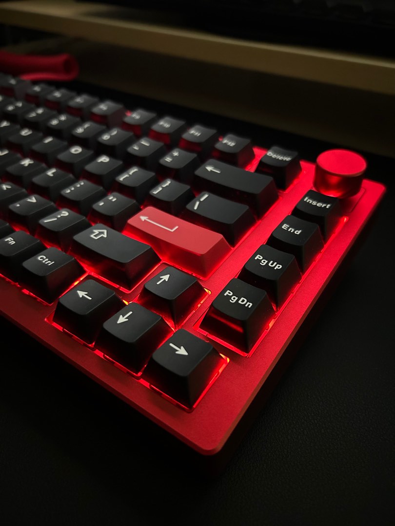 75% custom mechanical keyboard - Full aluminium (WOB black keycaps), Computers & Tech, Parts ...