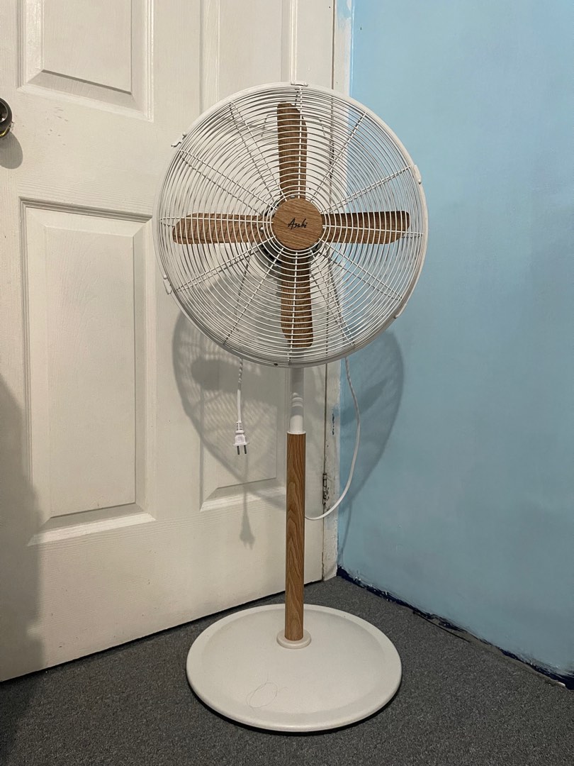 ASAHI WOODEN FAN GOOD AS NEW!! on Carousell