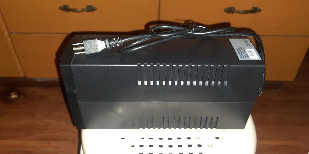 AWP AID650 Aide 390W-650VA with AVR Uninterruptible Power Supply (4 ...