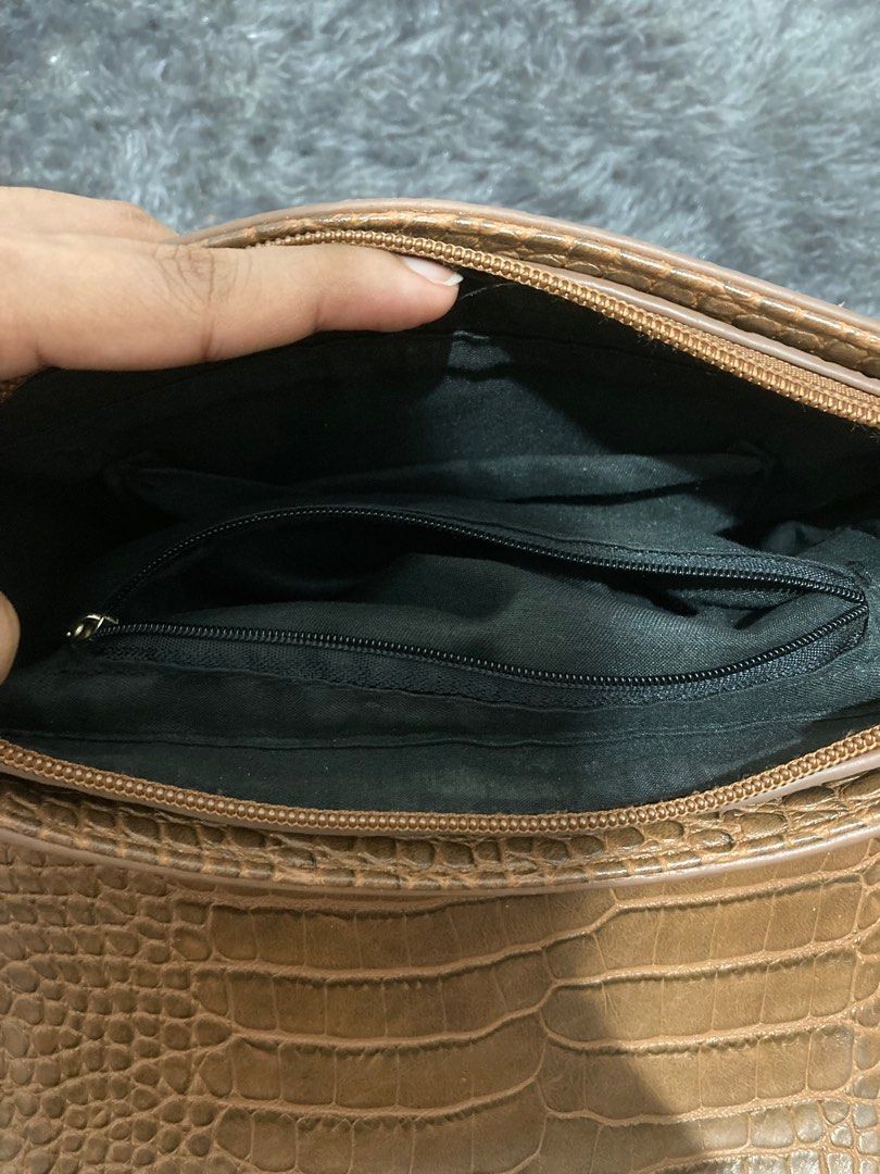 Berrybenka Bag, Barang Mewah, Tas & Dompet di Carousell