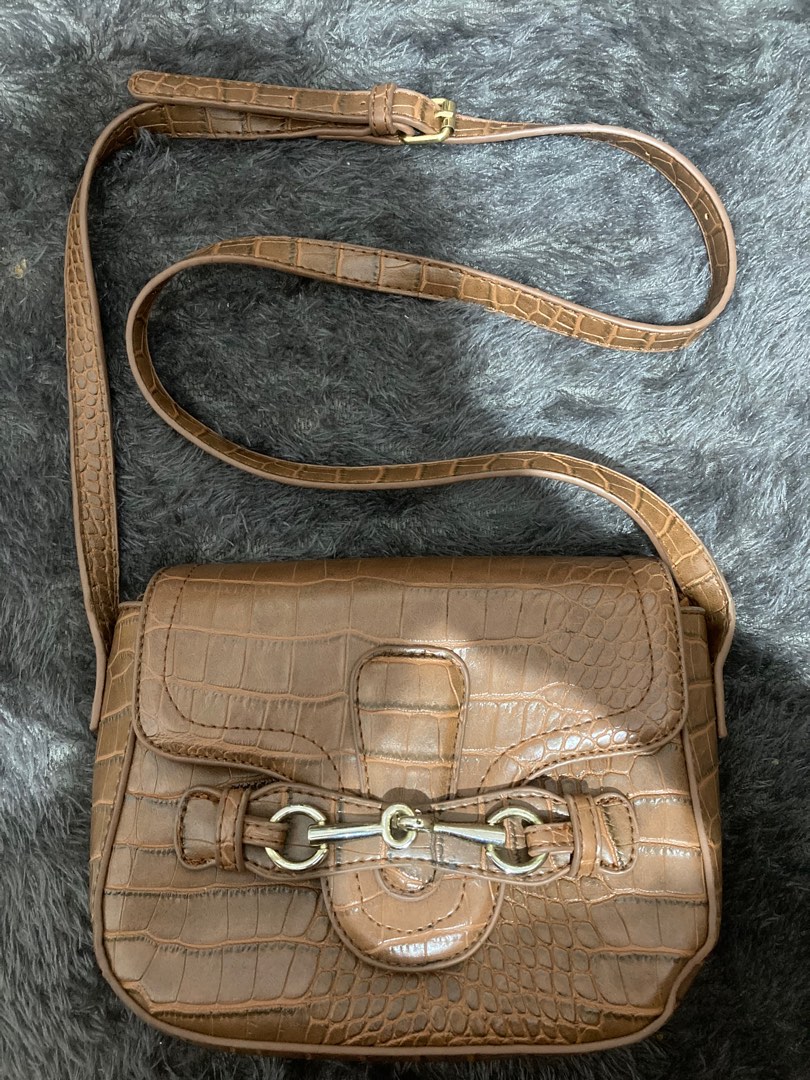 Berrybenka Bag, Barang Mewah, Tas & Dompet di Carousell