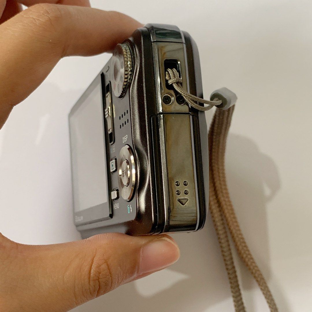 Casio Exilim Ex-v7 on Carousell