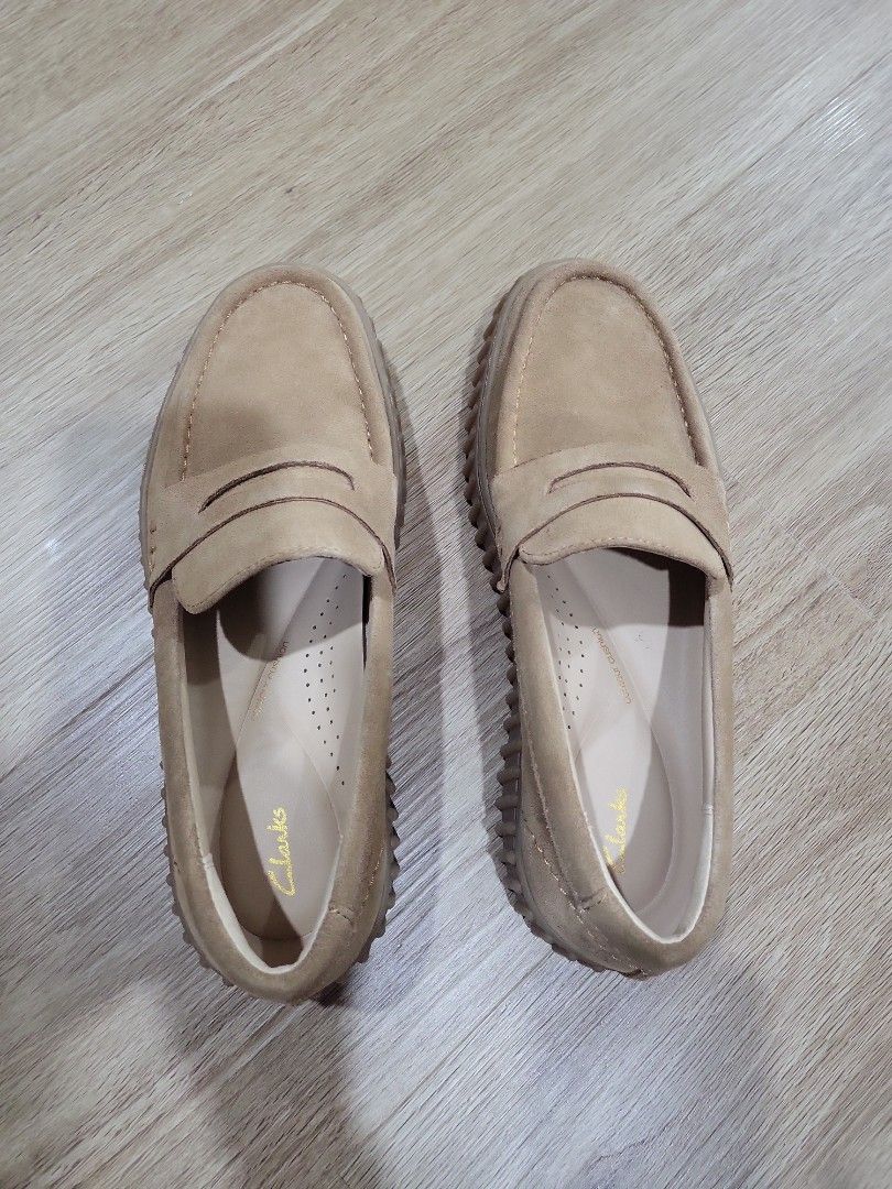 Clarks Torhill Penny Light Tan Suede, Women's Fashion, Footwear ...
