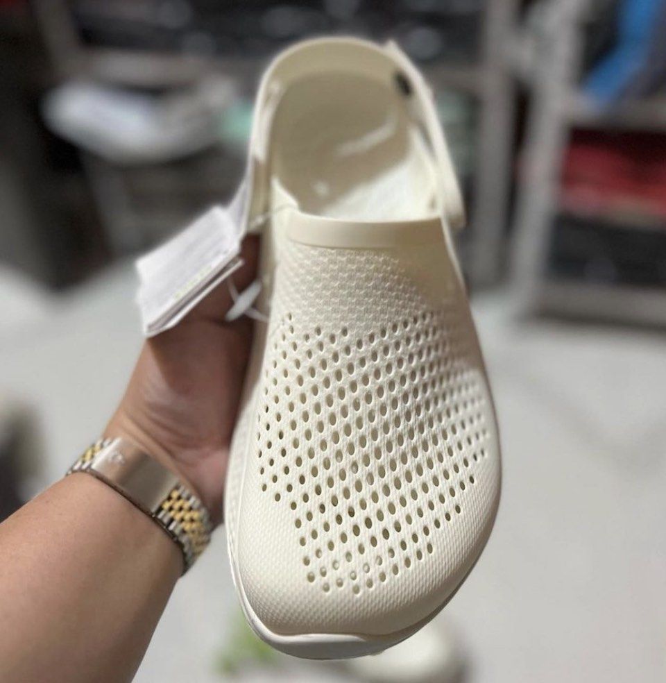 Crocs Literide 360, Women's Fashion, Footwear, Flats & Sandals on Carousell