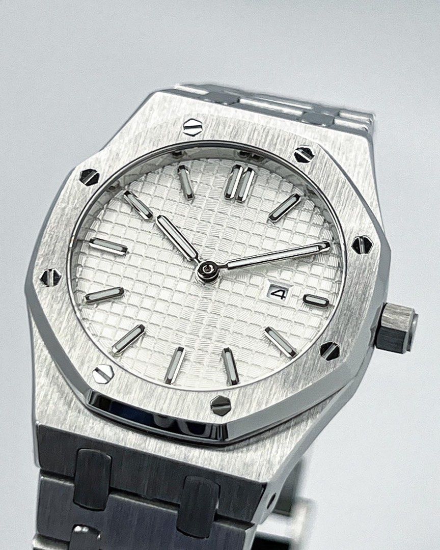 Custom Seiko Mod White AP Quartz in 33.5mm (unisex), Men's Fashion ...