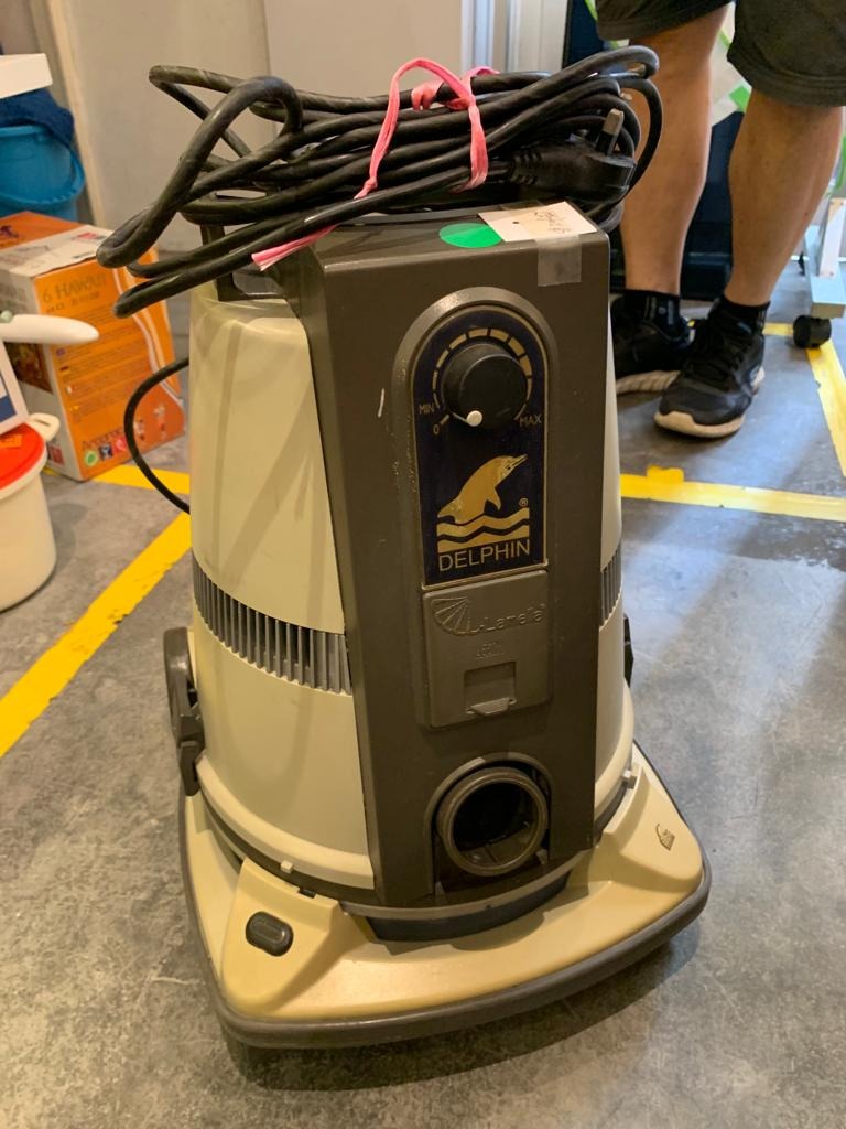 Delphin ProAir 950W Water Vaccum Cleaner [+30% off], TV & Home ...