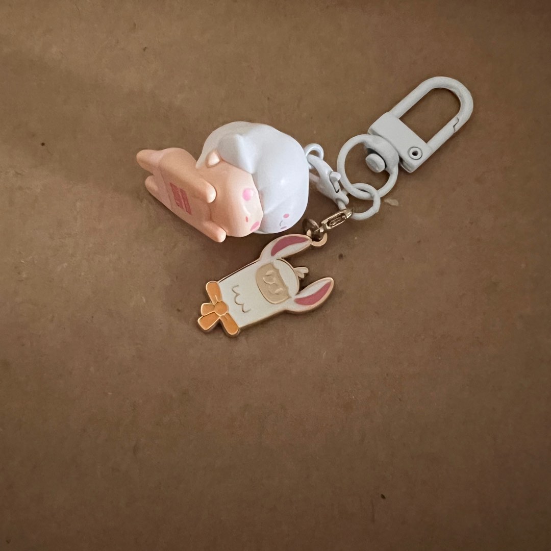 Dimoo keychain, Hobbies & Toys, Toys & Games on Carousell