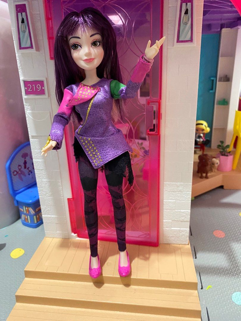 Disney Descendants Isle Style Switch Mal on Carousell