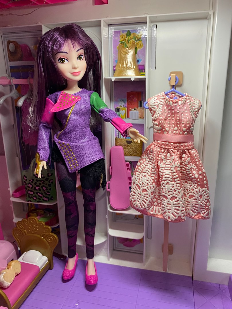 Disney Descendants Isle Style Switch Mal on Carousell