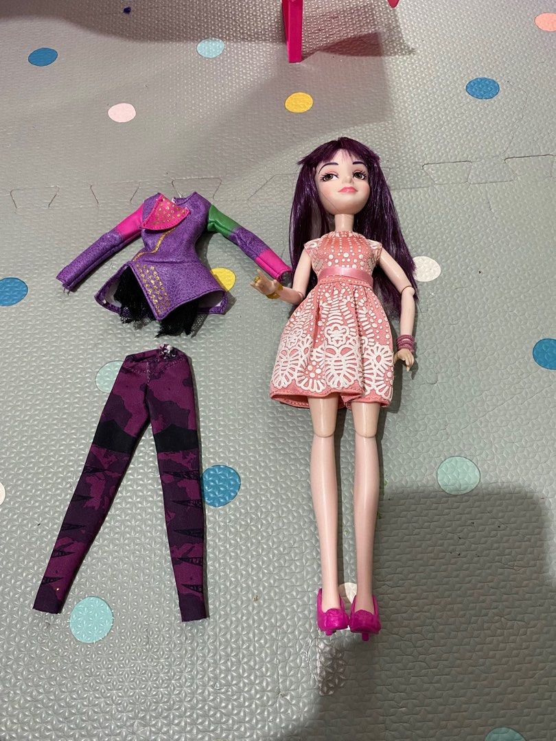 Disney Descendants Isle Style Switch Mal on Carousell