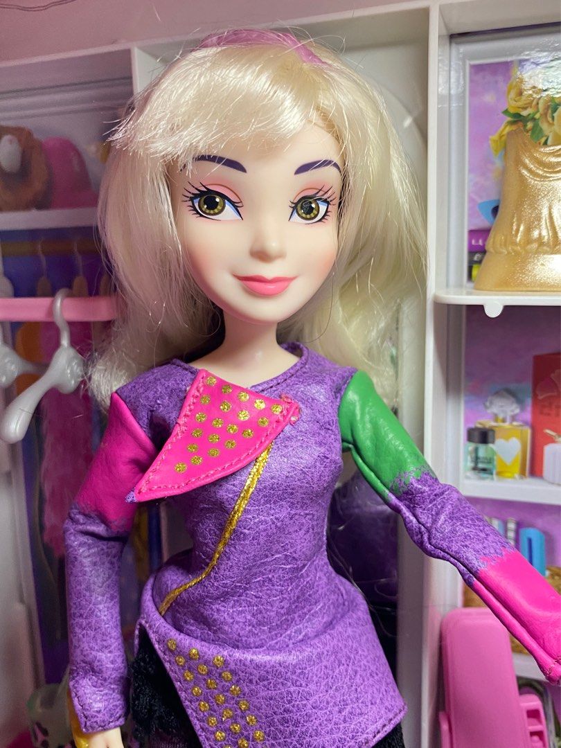 Disney Descendants Isle Style Switch Mal on Carousell