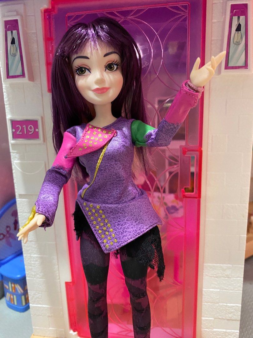 Disney Descendants Isle Style Switch Mal on Carousell