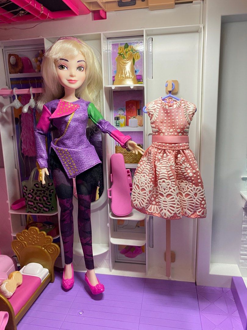 Disney Descendants Isle Style Switch Mal on Carousell