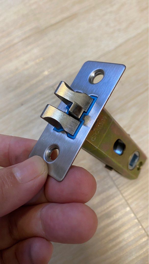 Door lock soft closing, Furniture & Home Living, Security & Locks ...