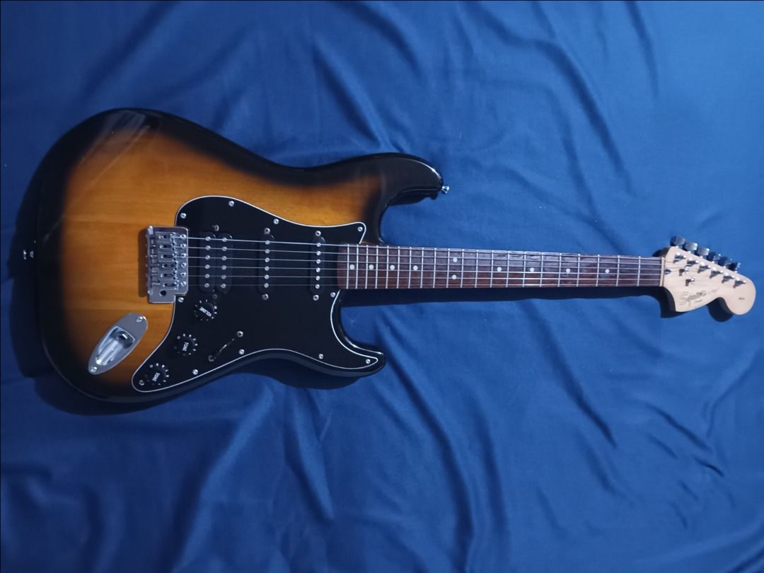 fender squier affinity stratocaster, Hobbies & Toys, Music & Media ...