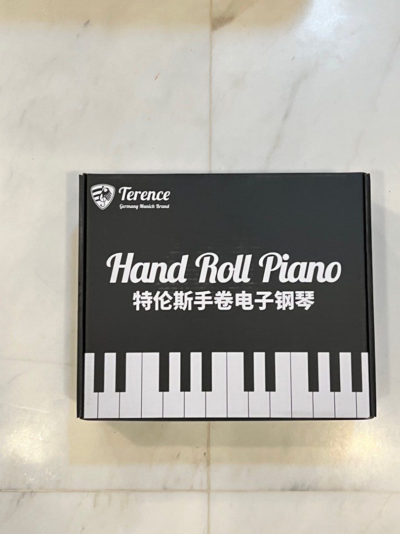 Hand Roll piano, Hobbies & Toys, Music & Media, Musical Instruments on ...